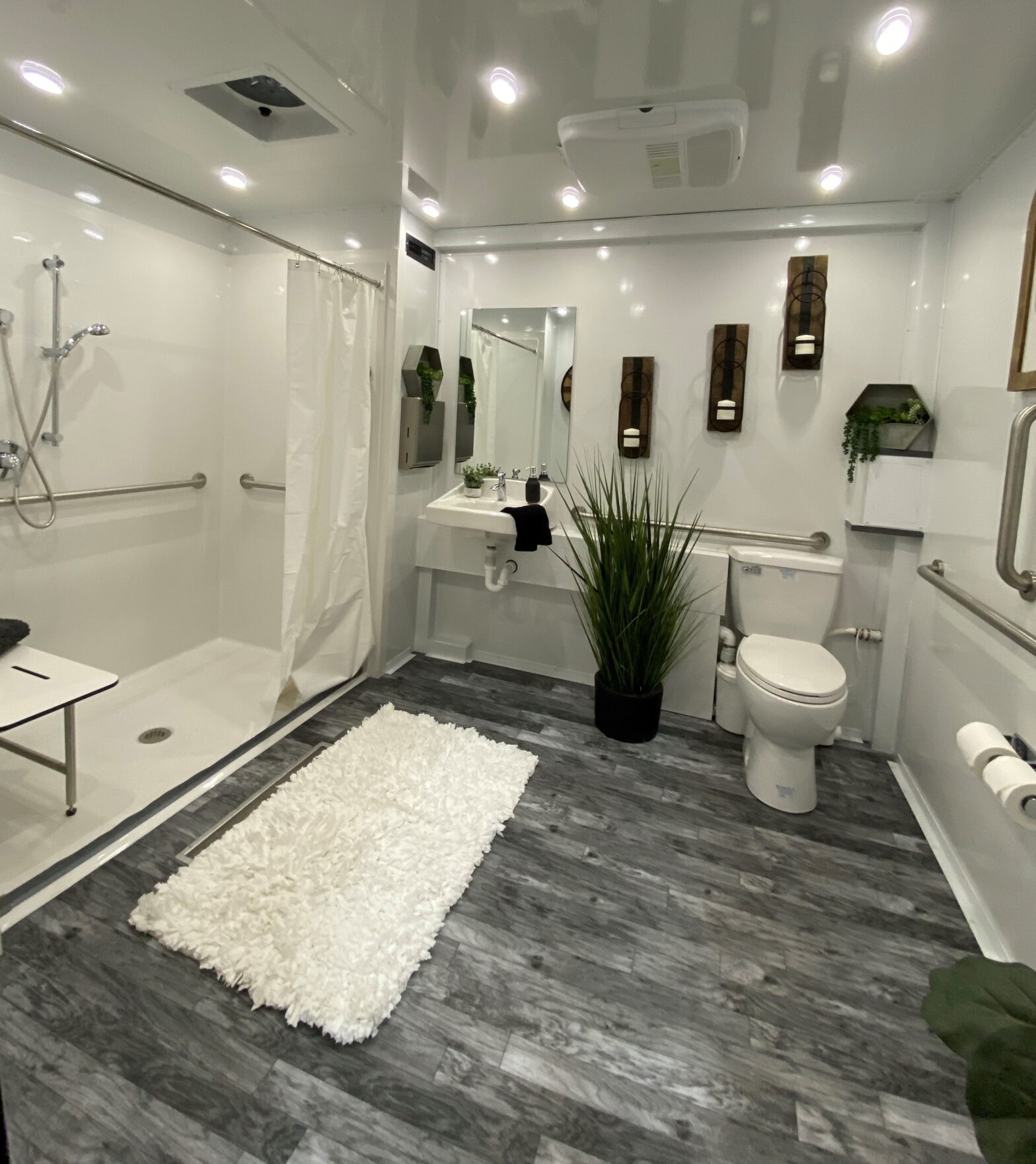 #1 Fresno Luxury Portable Restroom Rentals | The Lavatory Fresno